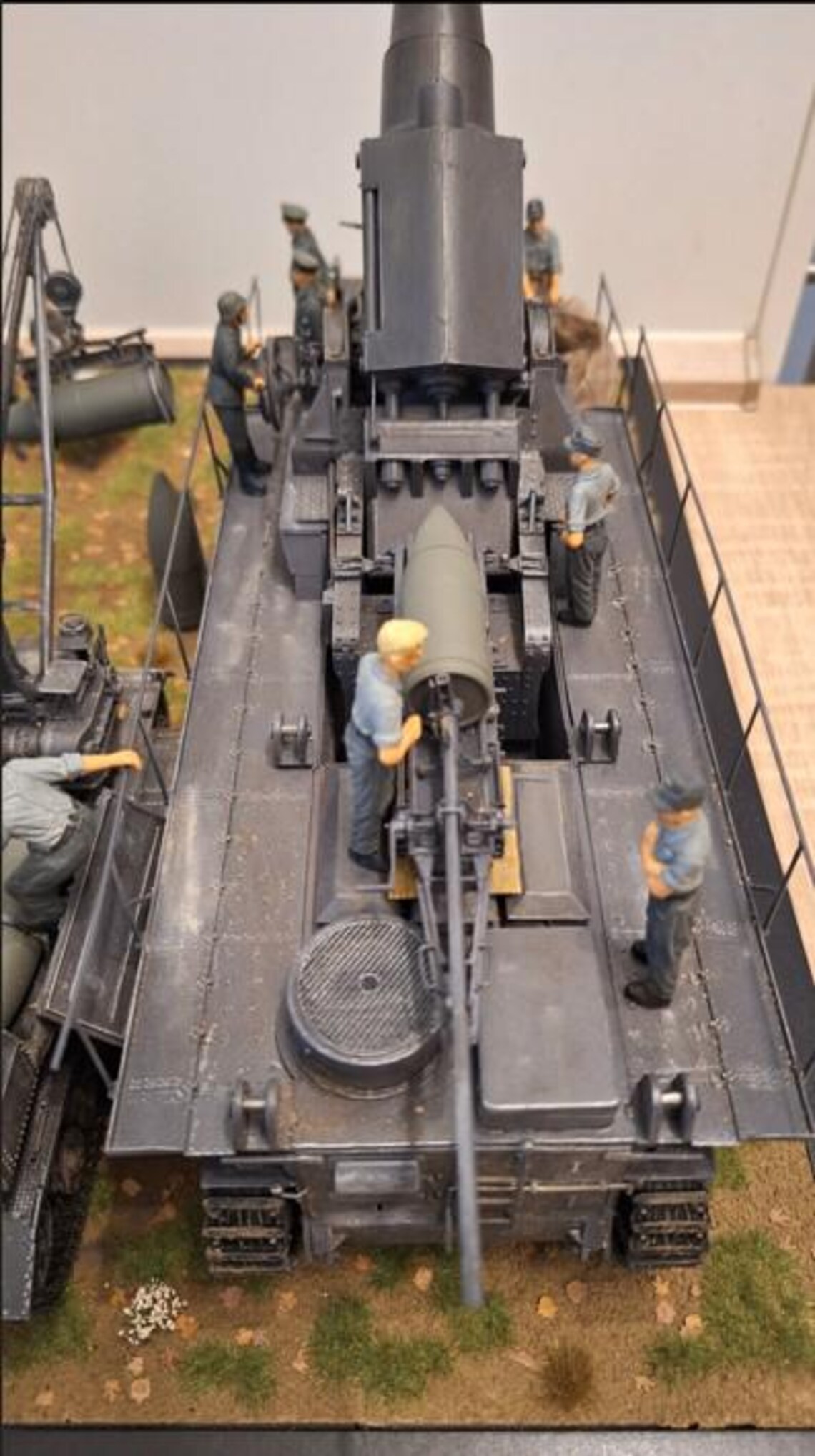 WWII Diorama - Mörser Karl mit Panzer IV Patronenhalter und Mannschaft ...