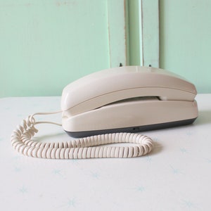 1970s 1980s Beige Cream Rotary Telephone....retro. Diner. Rad. 1980s ...