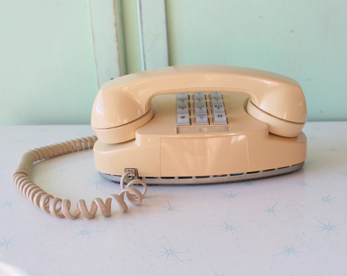 1960s Vintage Yellow Telephone..retro. Diner. Rad. 1960s Phone ...