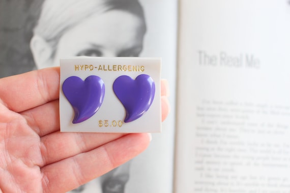 1980s HEART Stud Earrings...retro. kitsch. women. val… - Gem