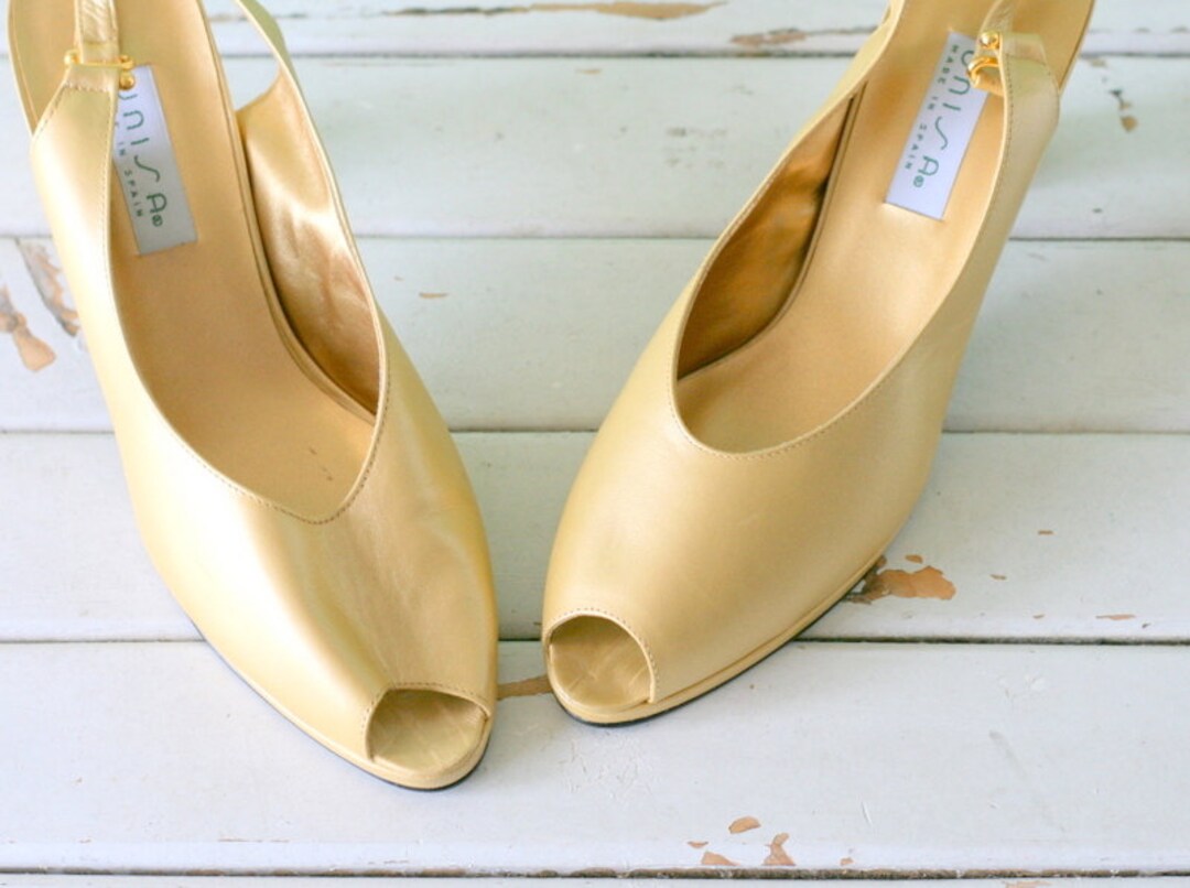 1980s GOLDEN Glam Heels...size 10 Women....party. Designer Heels. Gold ...