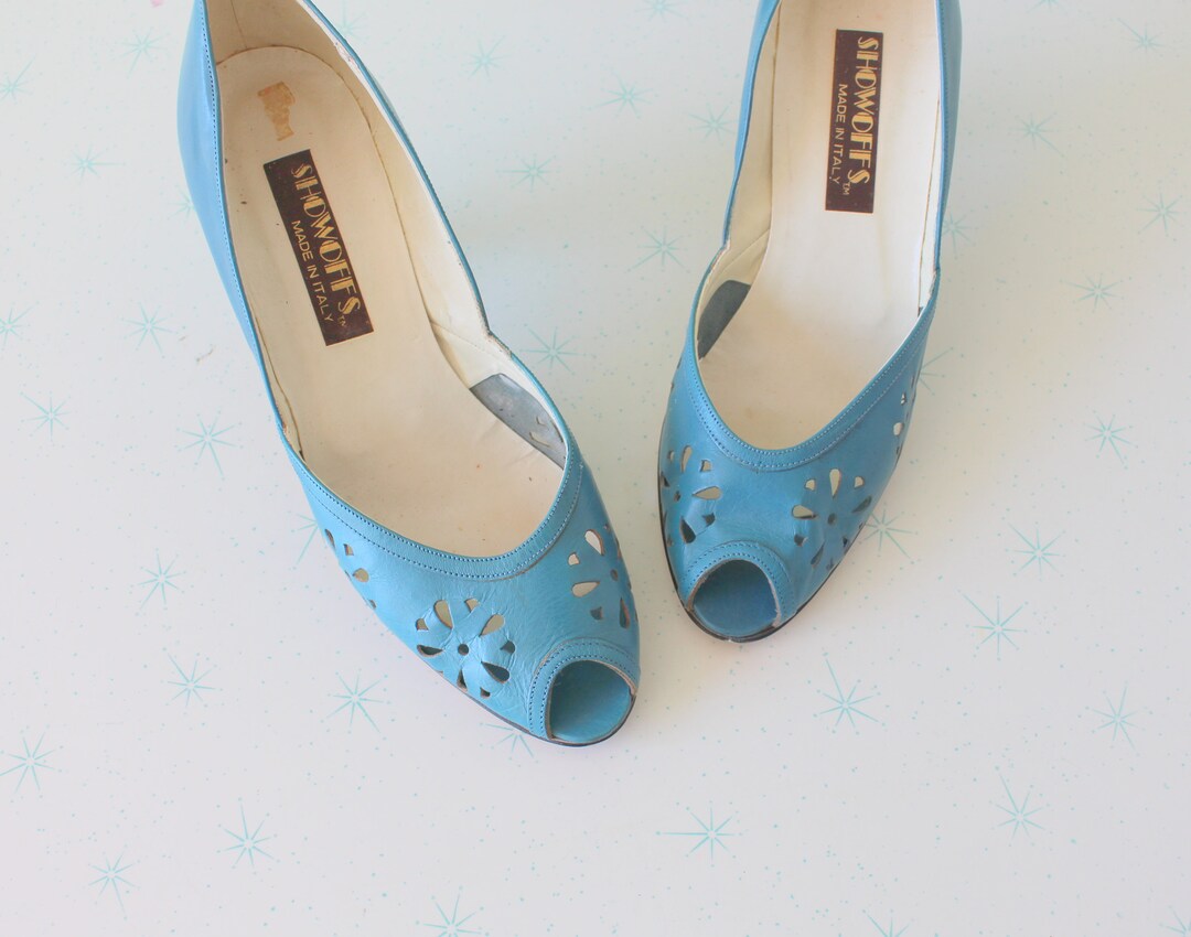 Vintage BLUE LEATHER Heels...size 7 Heels...shoes. Pumps. Designer ...