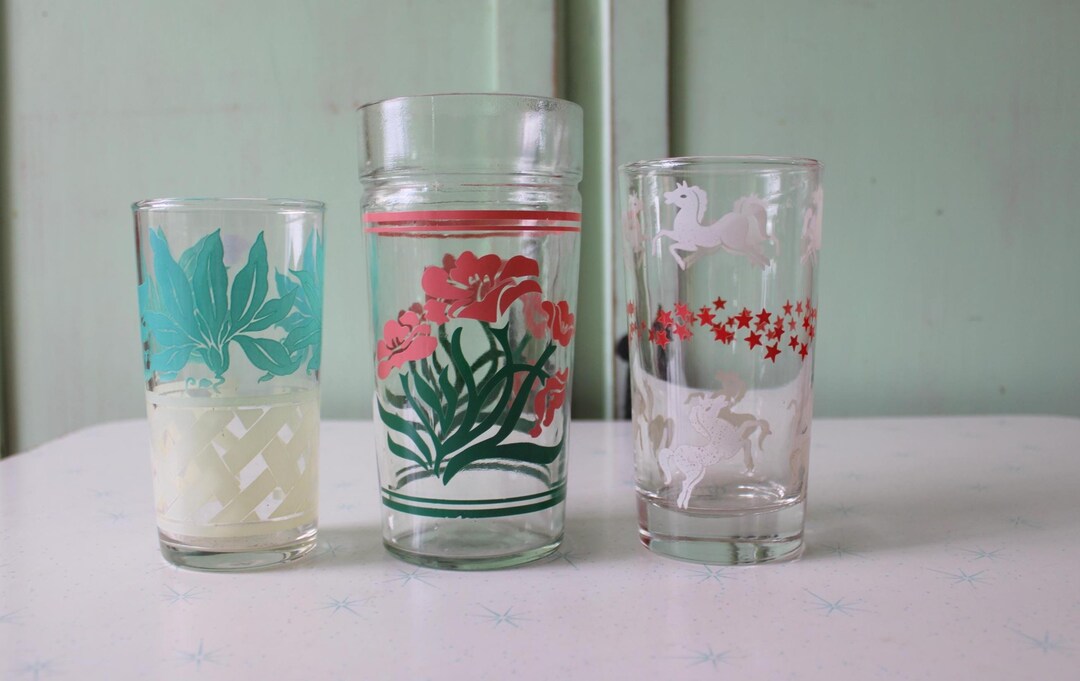 RETRO 1970s Daisy Flower Juice Glass Set of 3.....retro Kitchen. Groovy ...