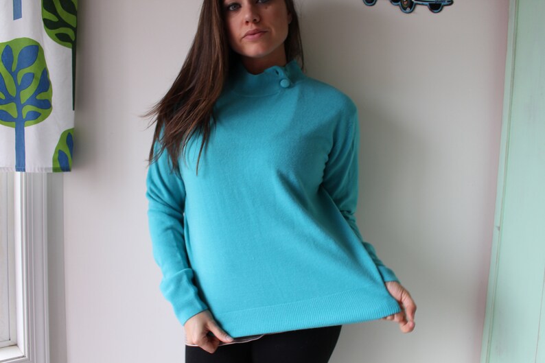 1980s SKY BLUE Pullover Sweater..hand knit. colorful. bright. | Etsy