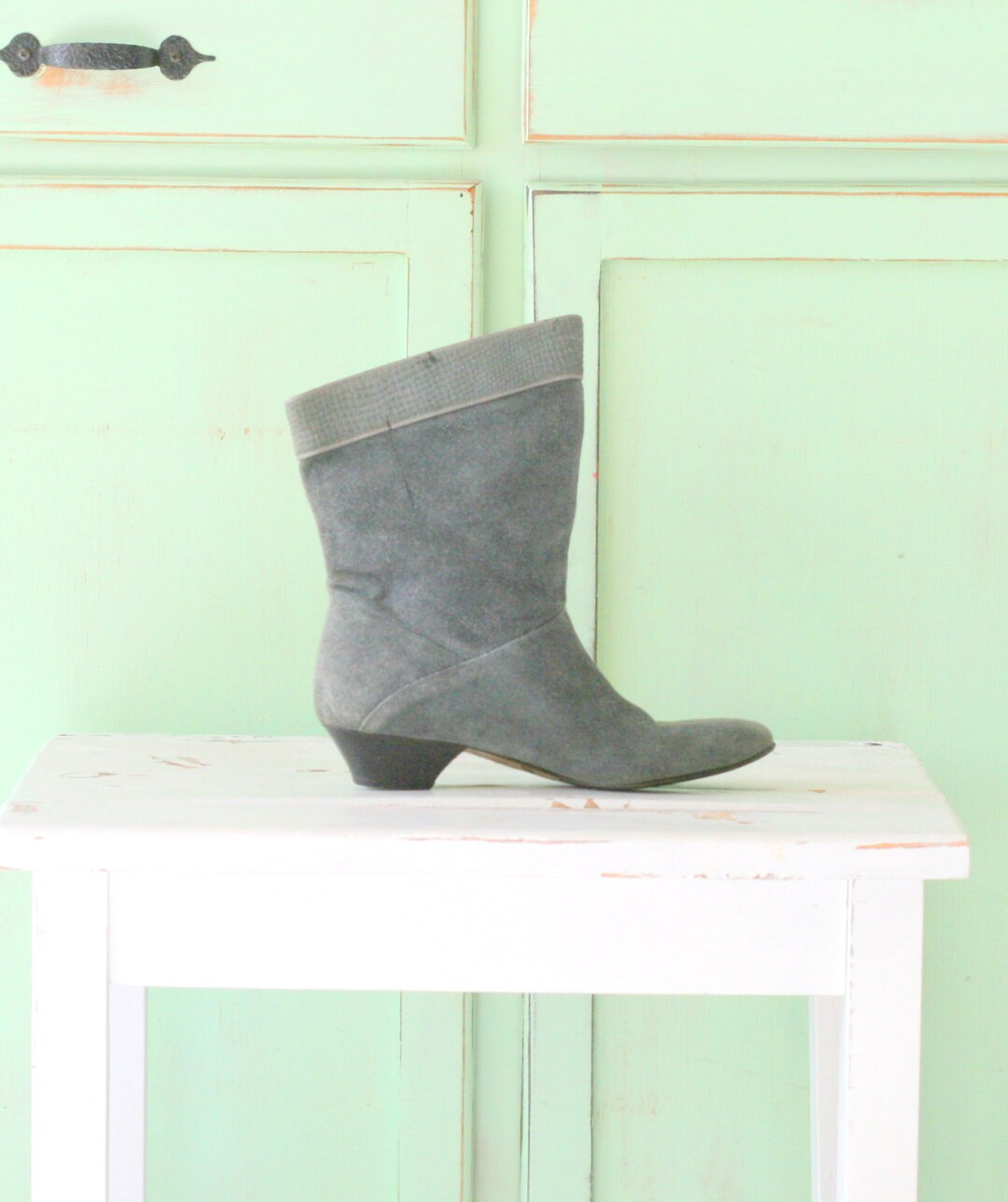 1980s MOD GIRL Boots...size 5.5 Womens..leather Boots. Calf Boots ...