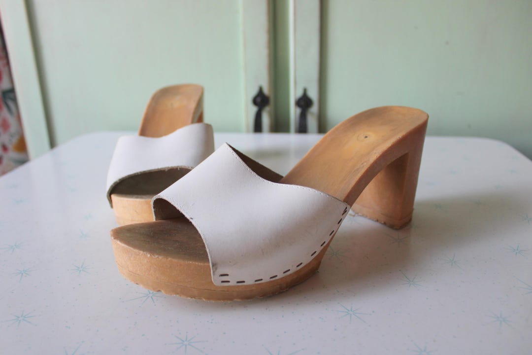 Vintage White Leather Wooden Clogs....size 10 Womens.....wedges. Heels ...