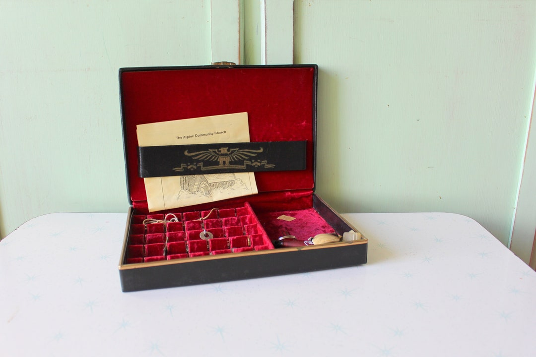 1970s MID CENTURY Retro Box of Antique Keys......seventies. 1970s ...