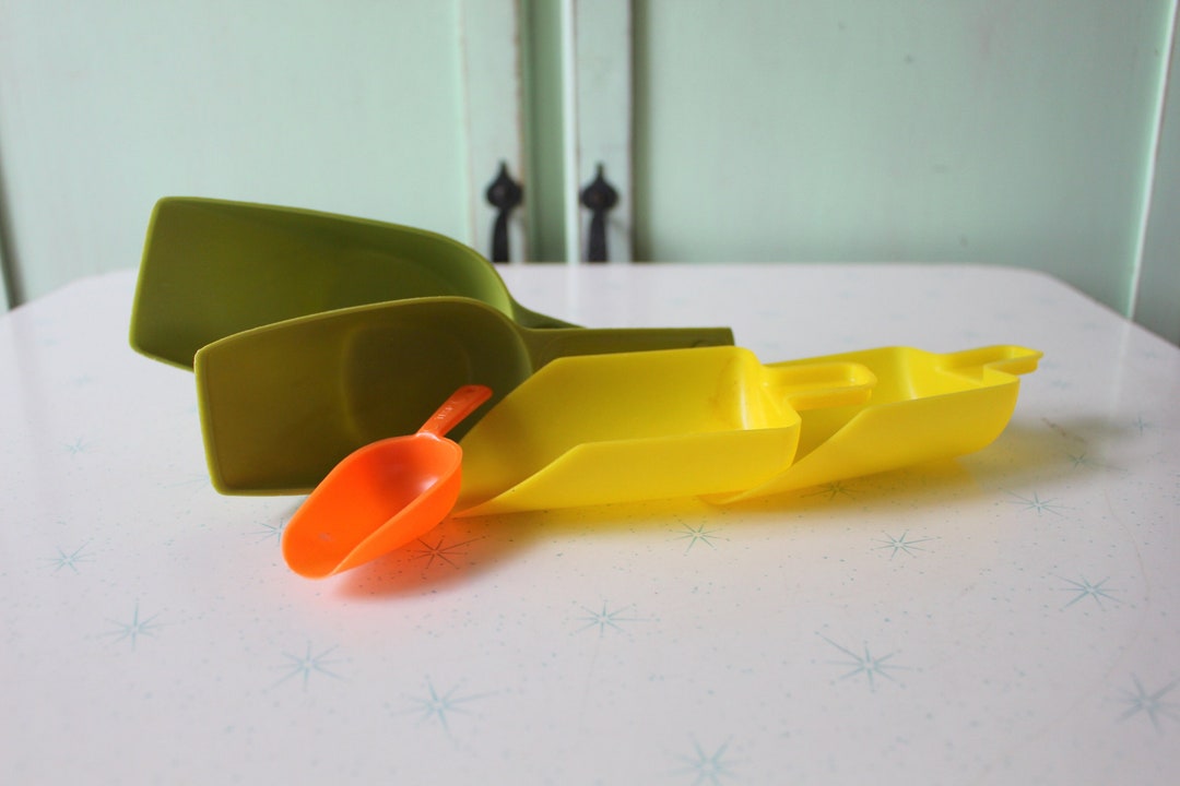 Vintage RETRO Orange Yellow Green Measuring Cups...vintage Home ...