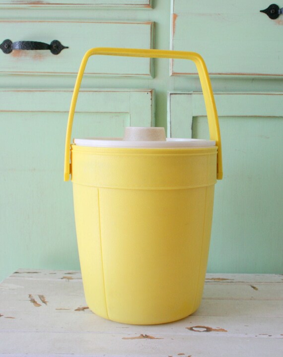 Vintage RETRO MOD Ice Box...vintage Home. Summer. Camping. - Etsy