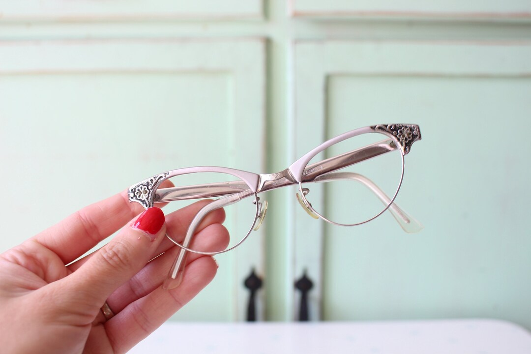 1950s 1960s Vintage CATEYE Winged Glasses.....vintage Eyewear. Fancy. 60s Accessories. Classic ...