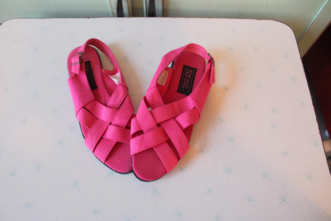 1980s Vintage Hanes Her Way 1980s Canvas Flats Sandals....size 7 Womens ...
