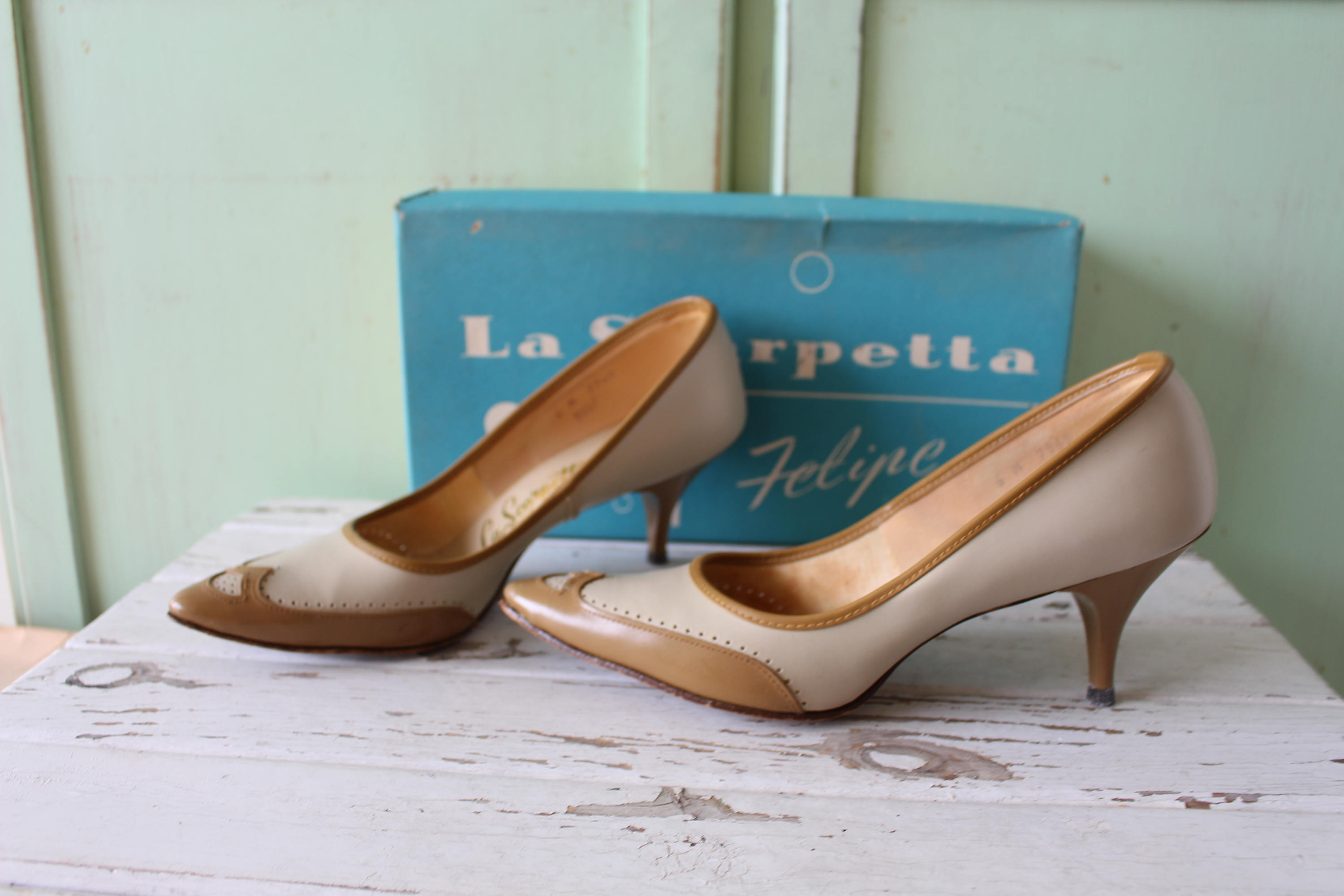 1960s DESIGNER VINTAGE Two Toned Classic Heels....size 6 | Etsy