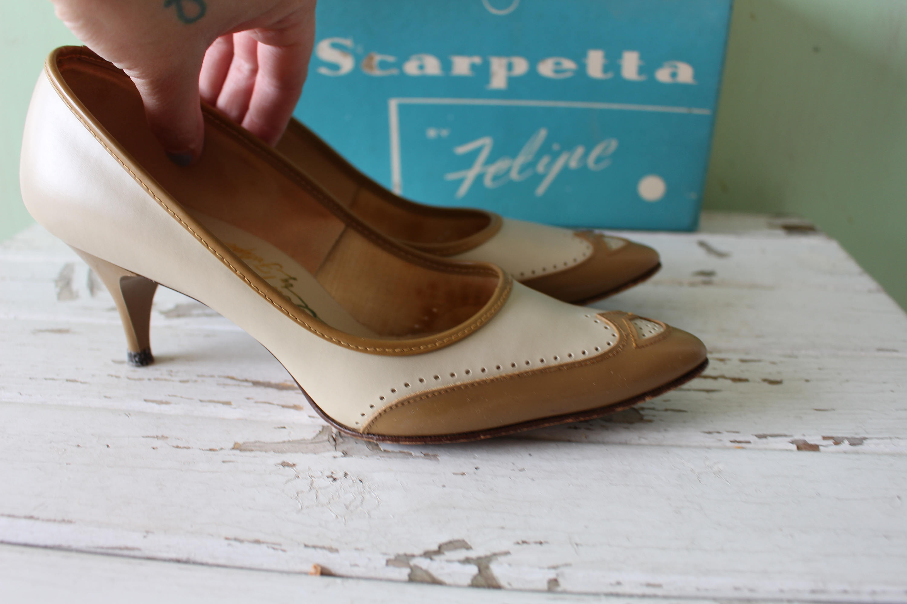 1960s DESIGNER VINTAGE Two Toned Classic Heels....size 6 | Etsy