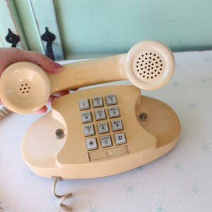 1960s Vintage Yellow Telephone..retro. Diner. Rad. 1960s Phone ...