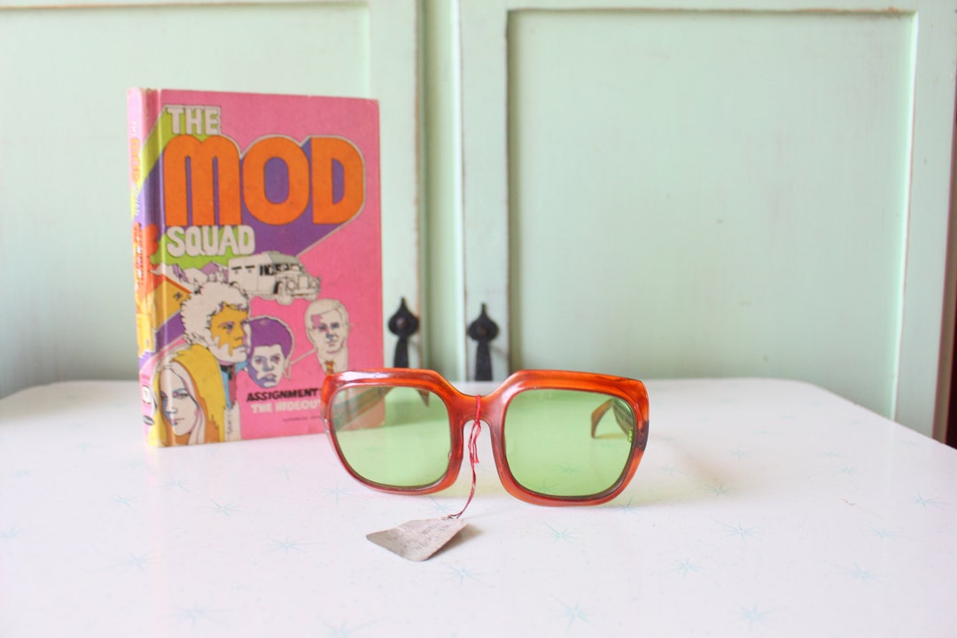 1960s 1970s Hexagon MOD GIRL Sunglasses....groovy. Hip. Retro. Hipster ...