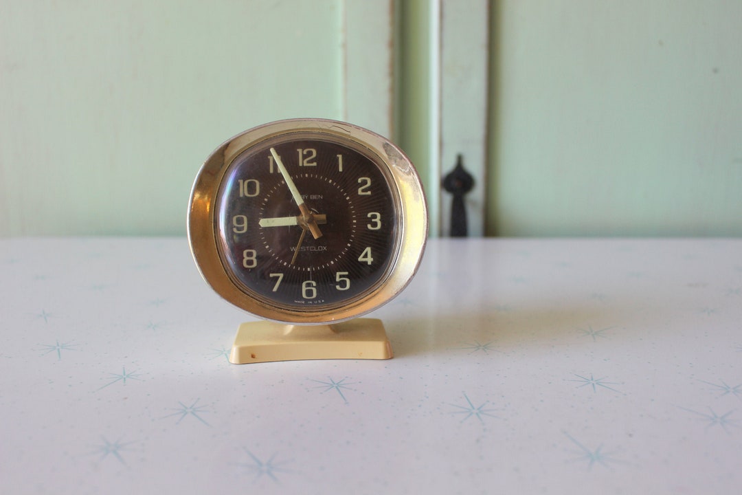 1970s MOD Atomic Retro Clock.....retro. Rad. Collectible. - Etsy