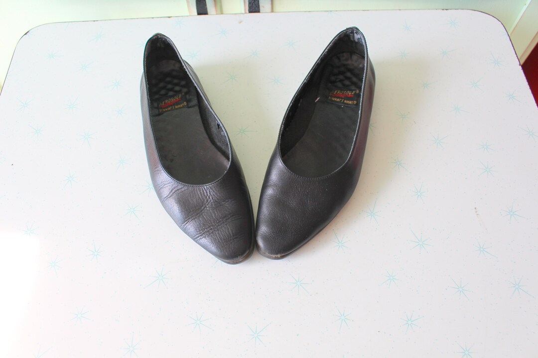 1980s AEROSOLES Flats Sandals...size 6 Womens....hippie. Flats. Shoes ...