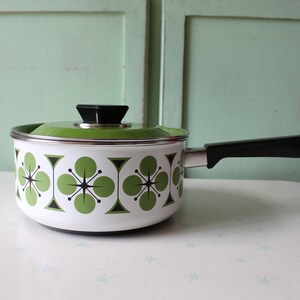 RETRO 1970s ATOMIC Green Serving Stove Top Pot Pan With Lid....mod ...