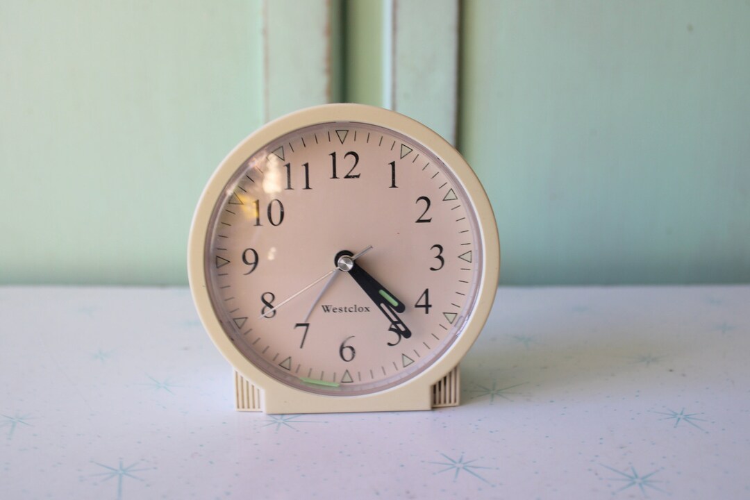 1970s Vintage MOD Atomic Retro Clock....retro. Rad. Collectible. Round ...