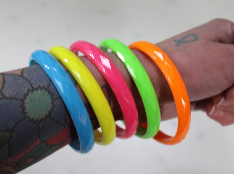 1980s Vintage Colorful Plastic Bangle Set - Etsy