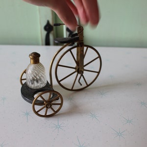 Vintage RETRO Mod Bicycle Salt and Pepper Shakers Set....glassware ...