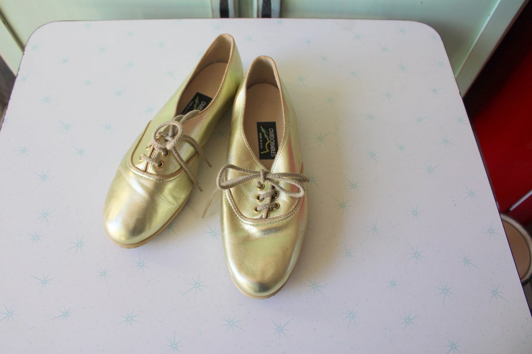1980s Golden Leather Lace up Flats - Vintage Shimmer Shoes - Women's 8. ...