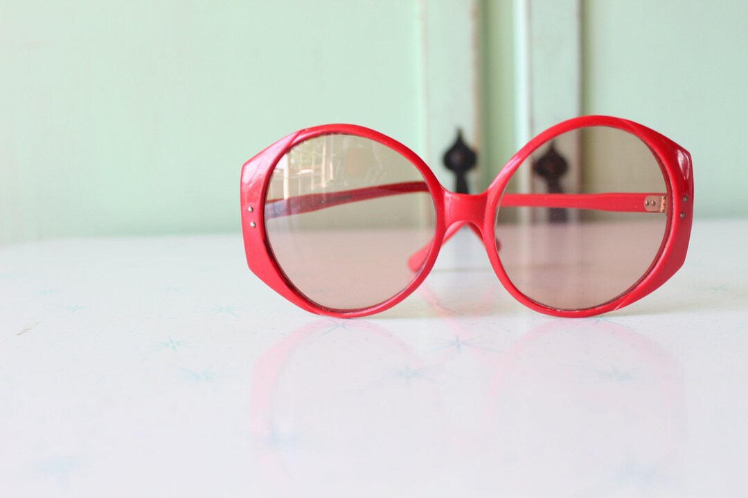1970s Red Mod Sunglasses: Vintage Big Lens Eyewear - Etsy