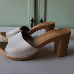 Vintage White Leather Wooden Clogs....size 10 Womens.....wedges. Heels ...