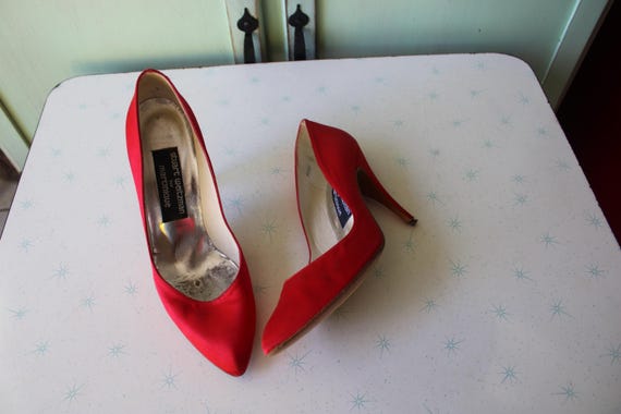 1980s Vintage Designer Red Heels....size 8 womens....… - Gem