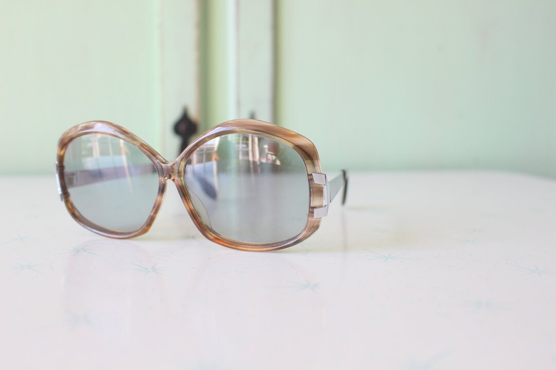 1950s 1960s MOD GIRL Sunglasses....groovy. France. Retro. Hipster ...