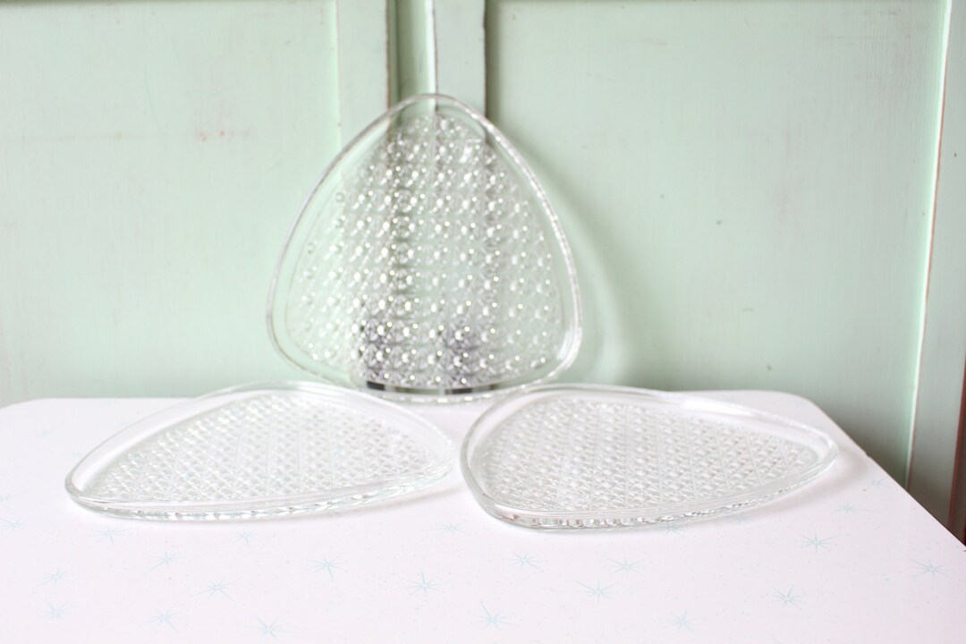 Vintage Atomic Glass Triangle Plates - Set of 3 - Retro Kitchen - Etsy