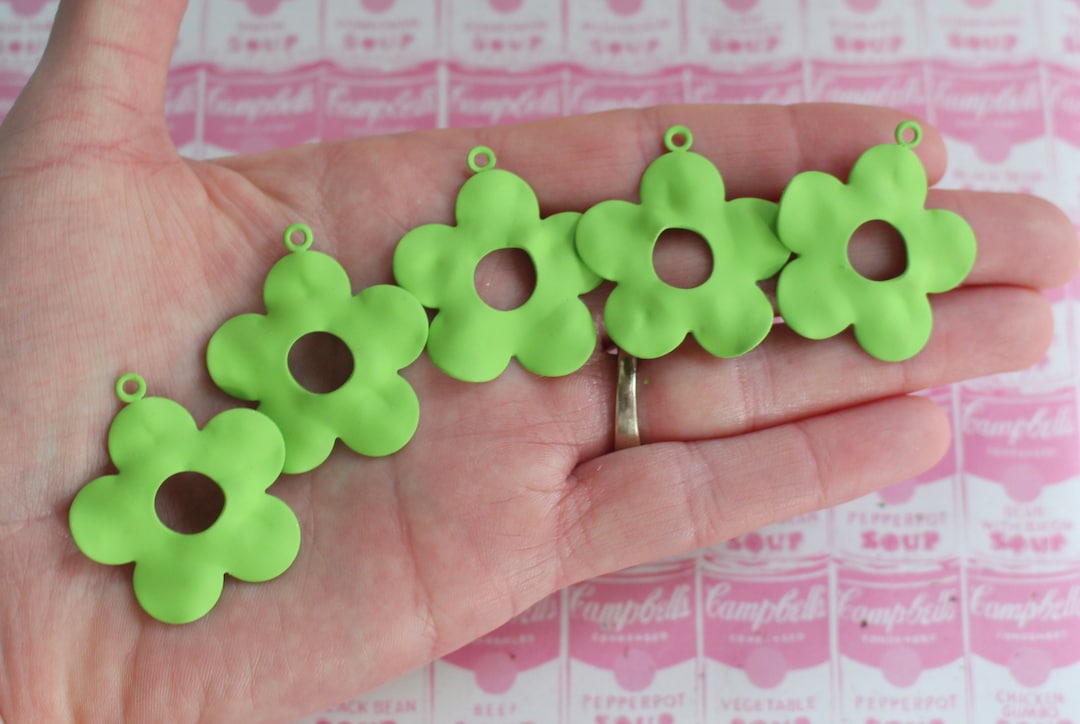 5 MOD Green Groovy Metal Charms......flower Power. Groovy. Retro ...