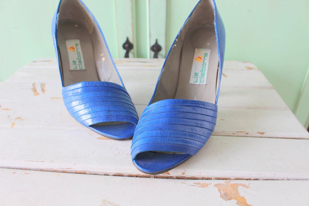Vintage BLUE LEATHER Designer Heels....size 9 Womens...blue Leather ...