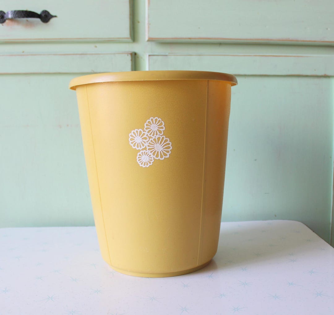 1970s RETRO Mustard Yellow Trash Can....bathroom. Pantry. Bins. Can ...