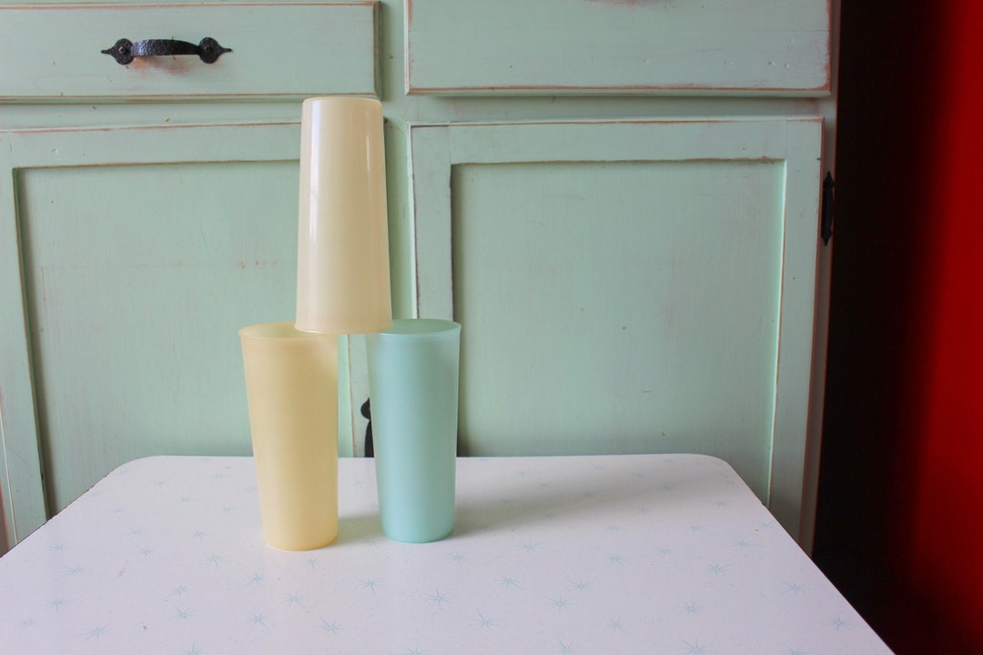 Rare ATOMIC Vintage COLORFUL Cups Set of 3...cups. Vintage Home. Cups ...