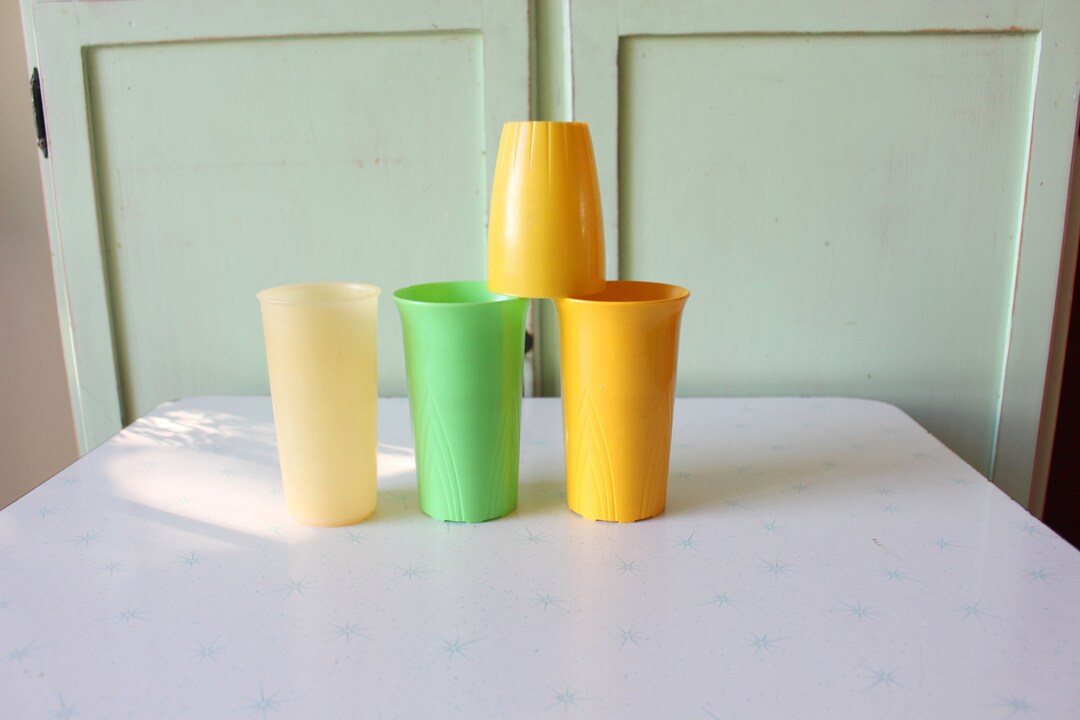 Vintage Atomic Plastic Cups: 1970s Colorful Set of 4 - Etsy