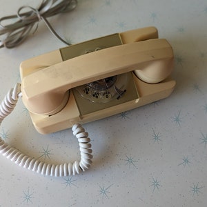 1960s 1970s Creamy Yellow Rotary Telephone...retro. Diner. Rad. 1960s ...