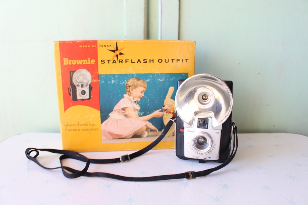 Vintage Brownie Starflash Outfit Kodak Camera...nos. Retro. Photo Prop ...