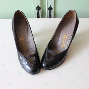 1960s Vintage Round Toed Chunky Heels.....size 7.5 Womens....cocktail ...