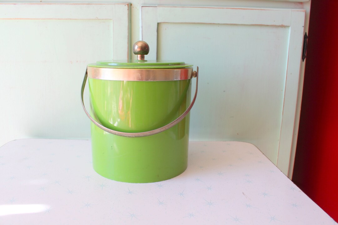 Vintage RETRO GREEN Ice Box...vintage Home. Summer. Camping. Retro ...