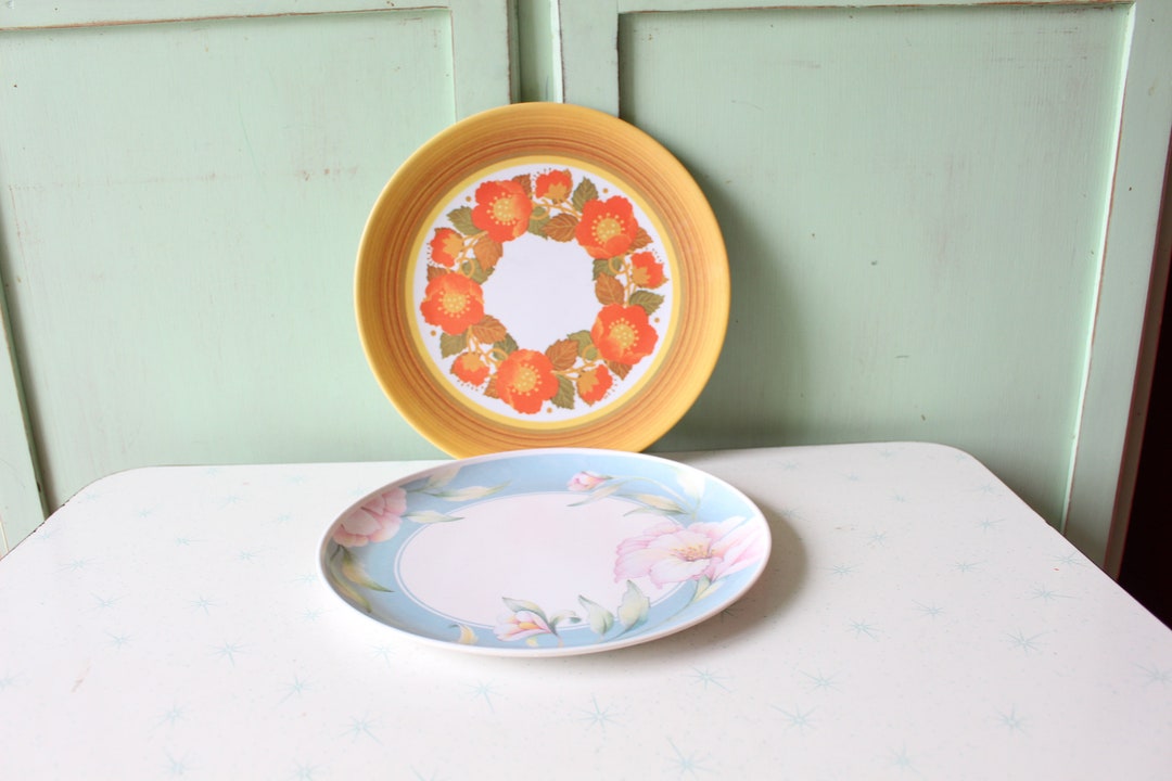 Vintage Flower Retro Atomic Plates Set of 2.....leaf. Retro. Eat ...