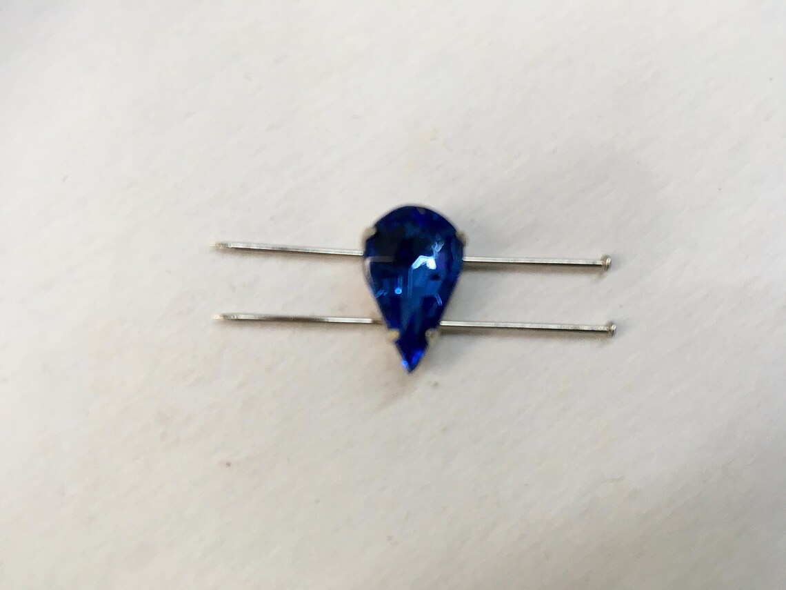 ROSE MONTEES 24 PCS Vintage 1940's-'50's Sapphire Blue Color Teardrop ...