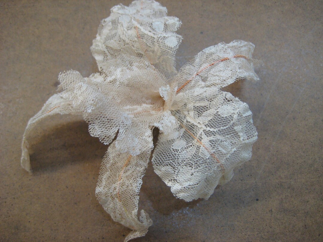 ORCHID Flower CHANTILLY LACE Deep Ecru With White Vintage - Etsy