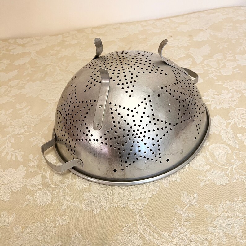 Vintage Metal Colander With Two Handles and Bowl is Footed. - Etsy