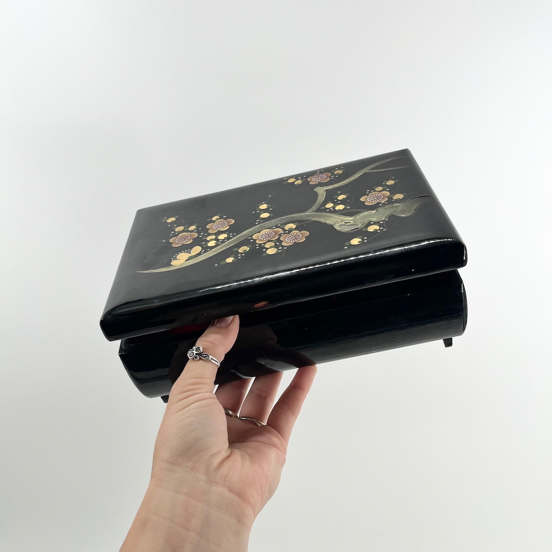 Elegant Black Lacquered Music Box Jewelry Box Plays Beautifully Music ...