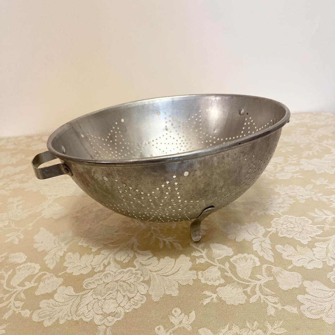 Vintage Metal Colander With Two Handles and Bowl is Footed. Perfect ...