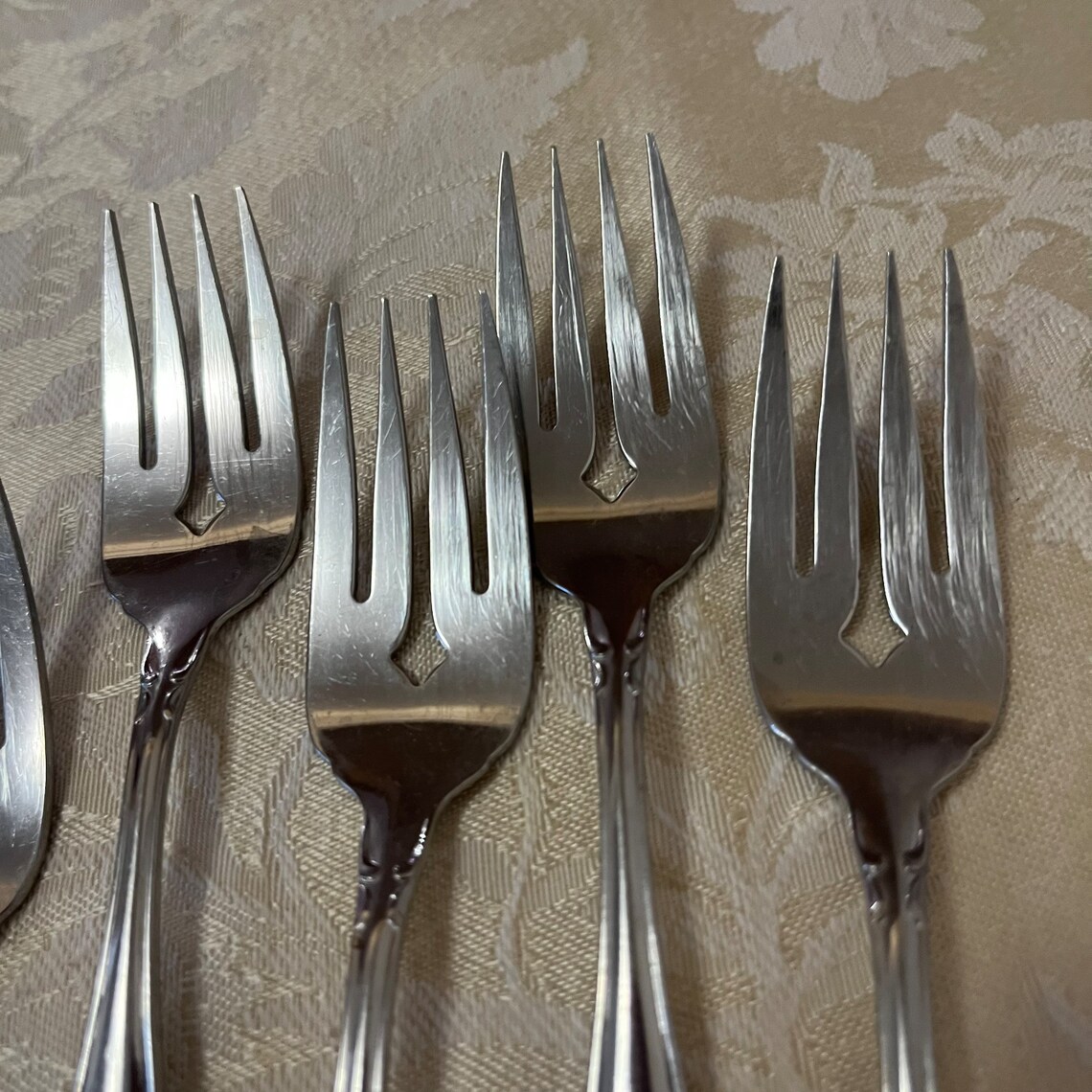 Vintage Silverware by Oneida Ltd. Deluxe Stainless Serves 5 - Etsy