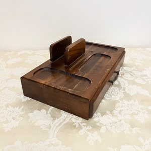 Countertop Vanity Perfum Rack Built in With Backsplash. Beautiful ...