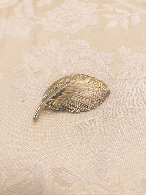 Elegant Leaf Brooch Woodland Leaf Nature Inspired Des… - Gem