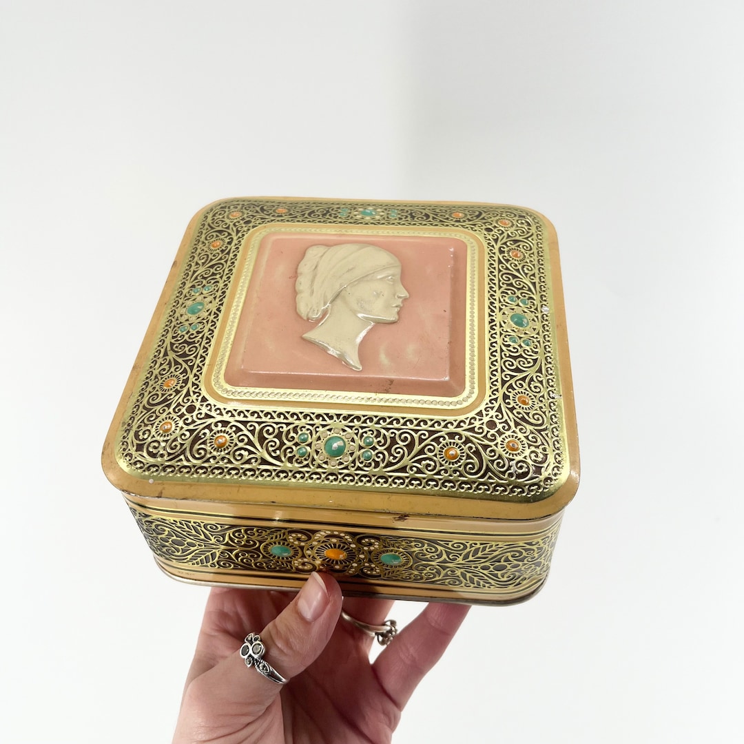 Antique Holland Tin Jewelry Box With Cameo Top Tin Design Vintage ...